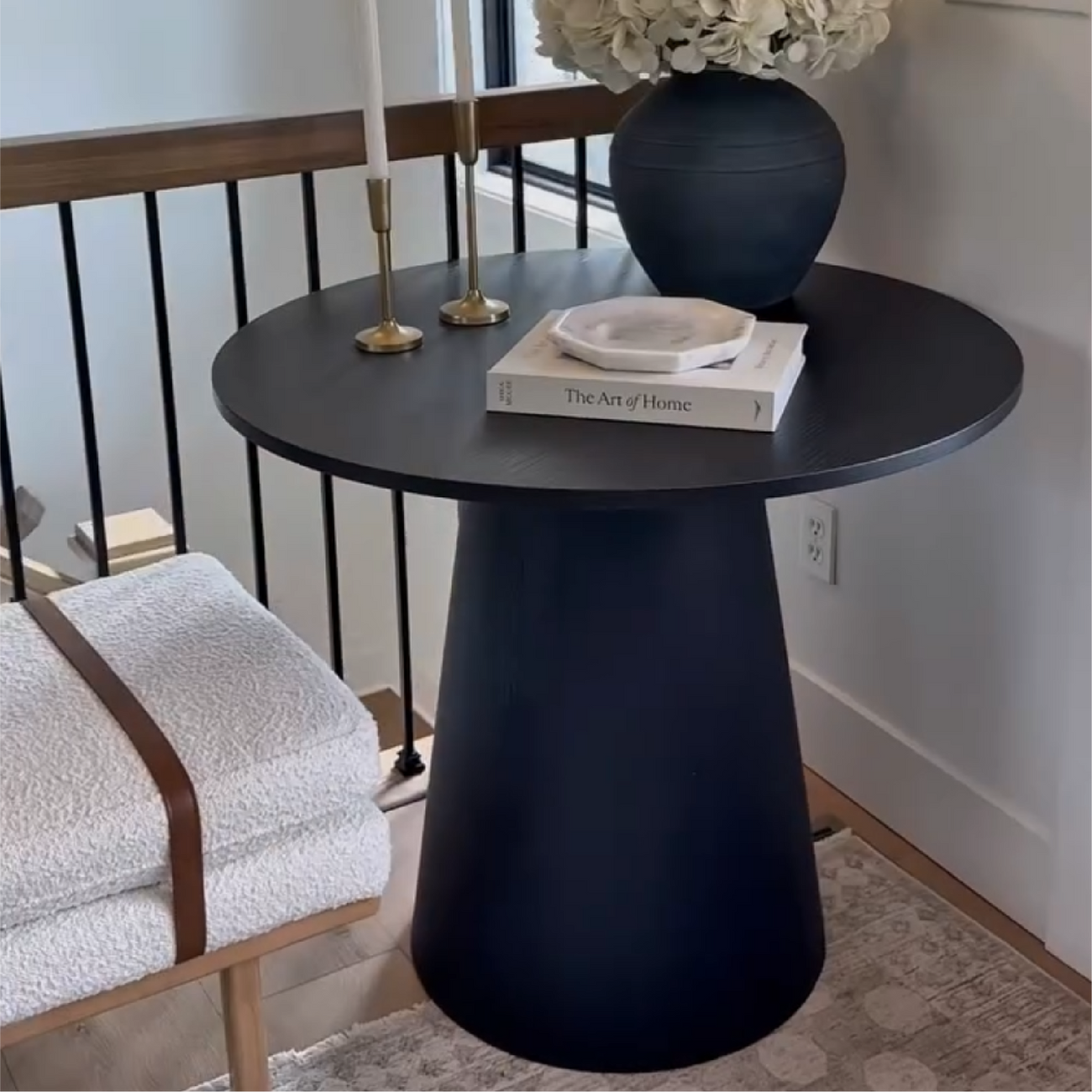 Dwen 35 Round Pedestal Console Table(Oak/Black)